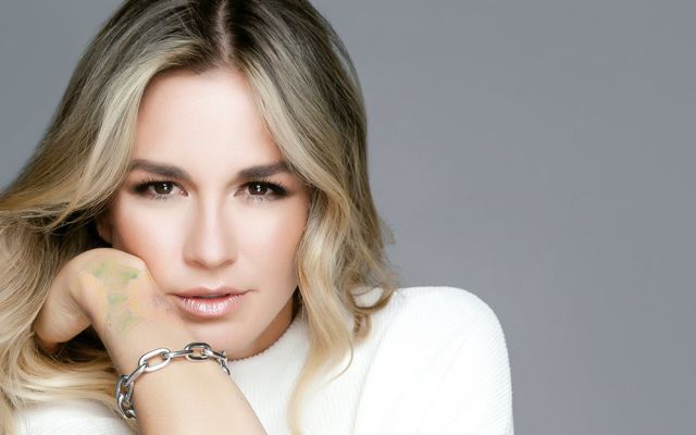 Cantante María José.