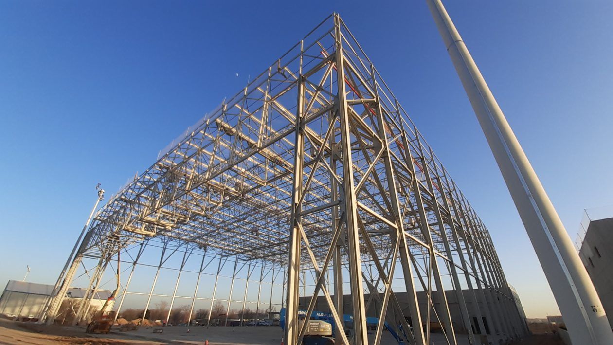 Hangares para aviones con estructura de acero.