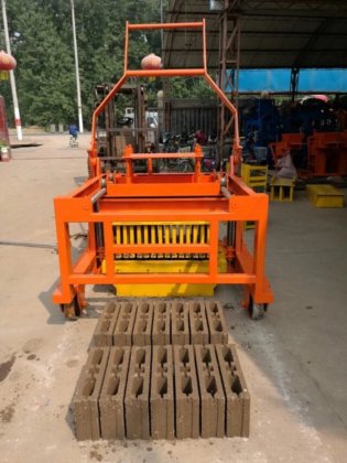 Máquina para hacer bloques para construcción