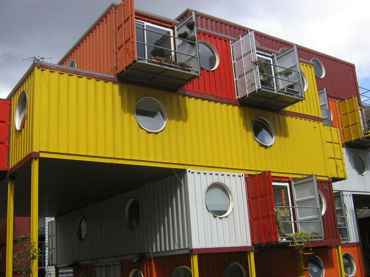 Container City: Un centro comercial con estilo único.