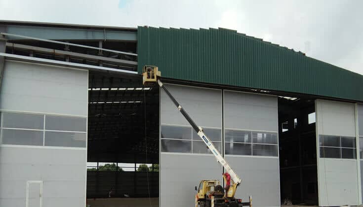 Hangares para aviones con estructura de acero.
