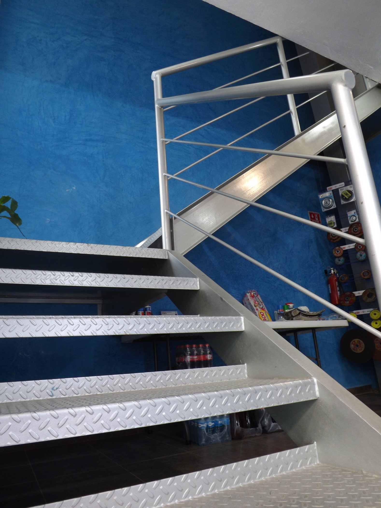 Escaleras metálicas diseños para todo tipo de lugar