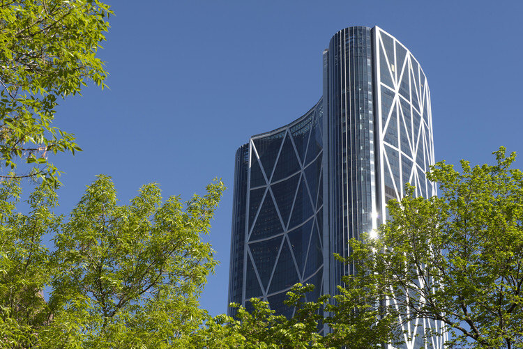El Arco, un edificio y diseño en curva.