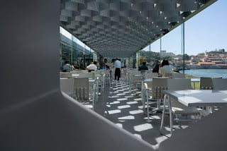 Explanada de Bar Ar de rio.