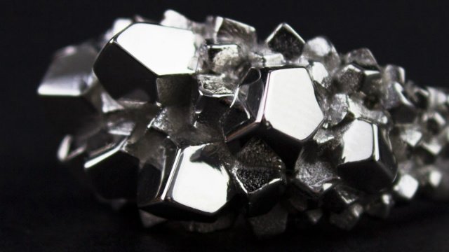 Científicos han creado el metal más resistente del mundo.