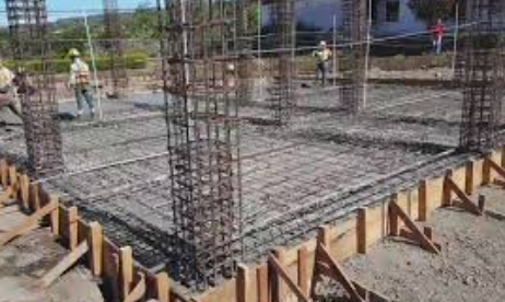 Losas flotantes en construcción.