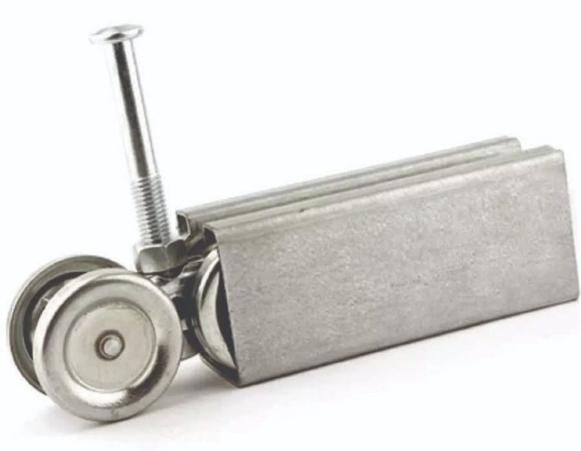 RIEL 1500 y carretillas para portones corredizos