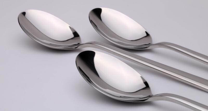 ¿Cómo se hace una cuchara de acero?