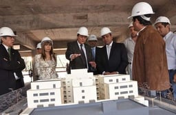 Diferencia de obra negra, gris y blanca en construcción