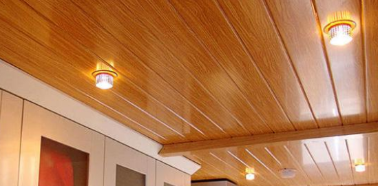 El uso de PVC en diseño de interiores.