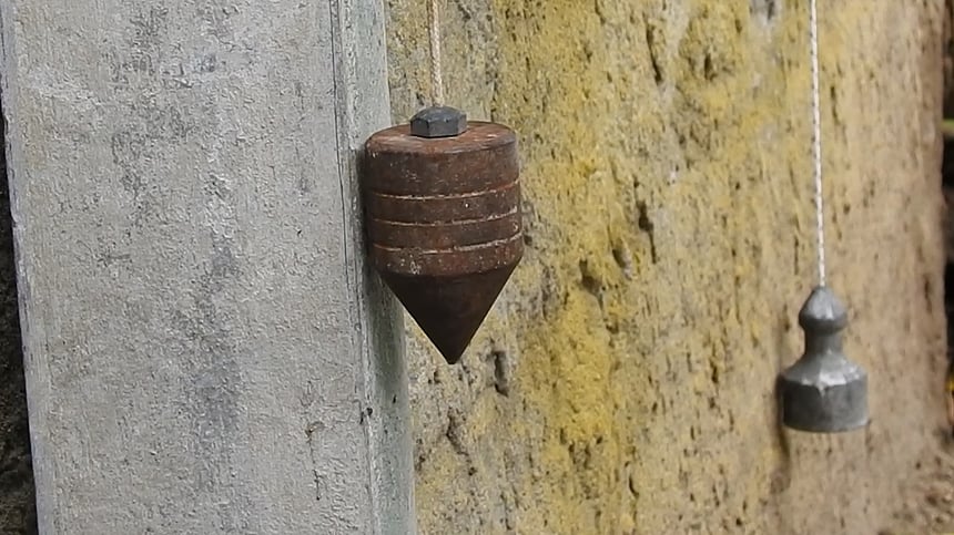 ¿Qué es una plomada de acero?