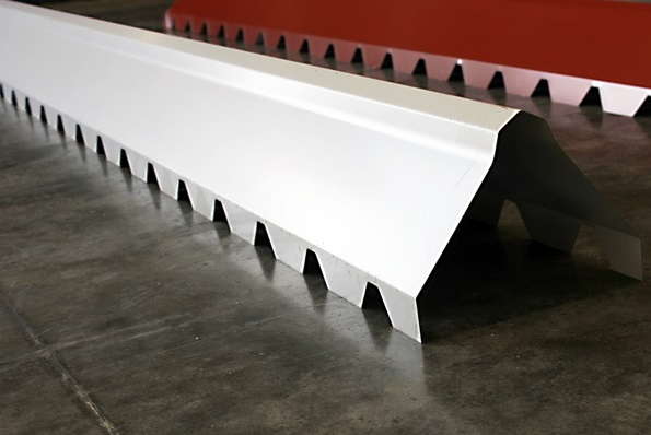 Caballetes para láminas metálicas