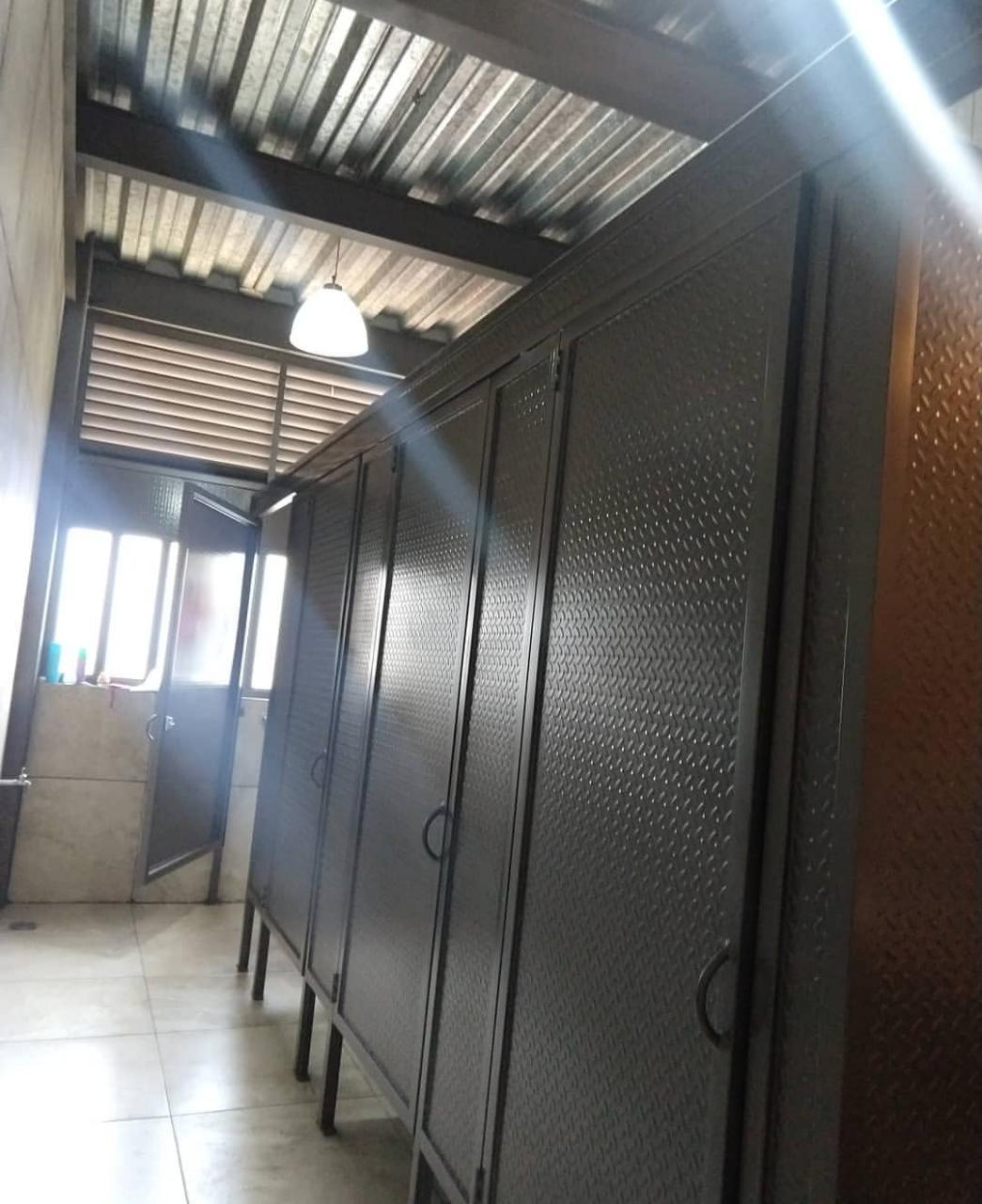 Tipos de probadores o vestidores en tiendas departamentales.