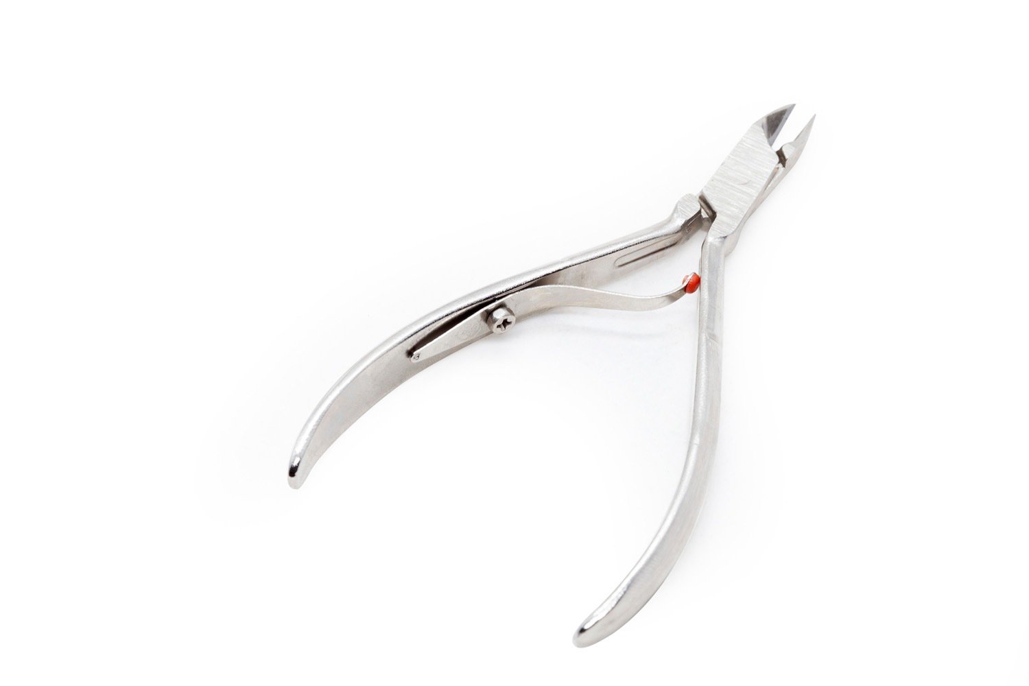 Tipos de alicates para hacer manicure y pedicure.