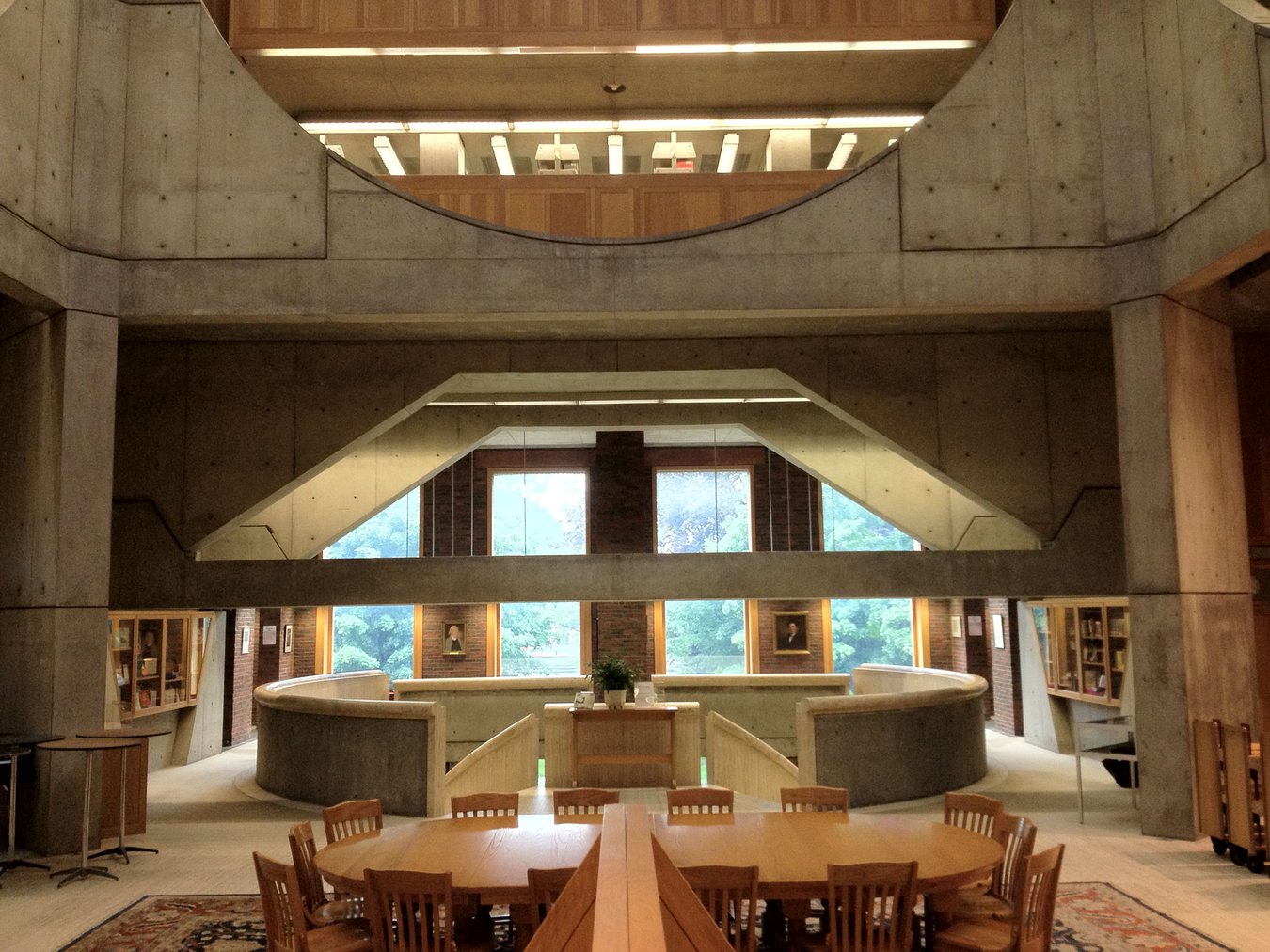 La Biblioteca de la Academia Phillips Exeter.