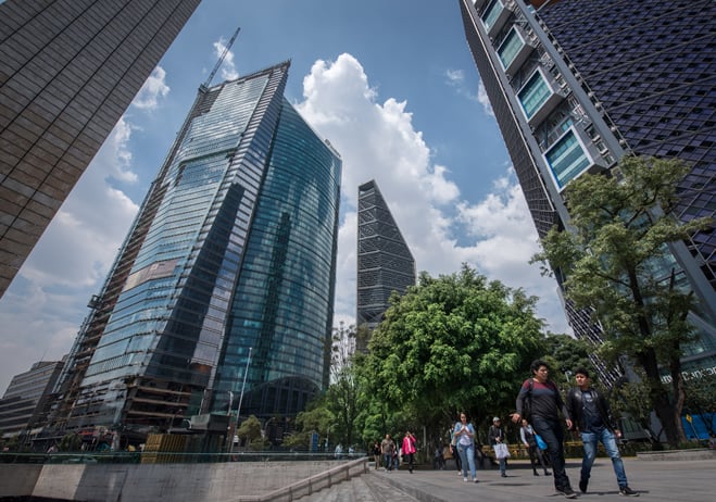 Arquitectura de acero: Chapultepec uno.