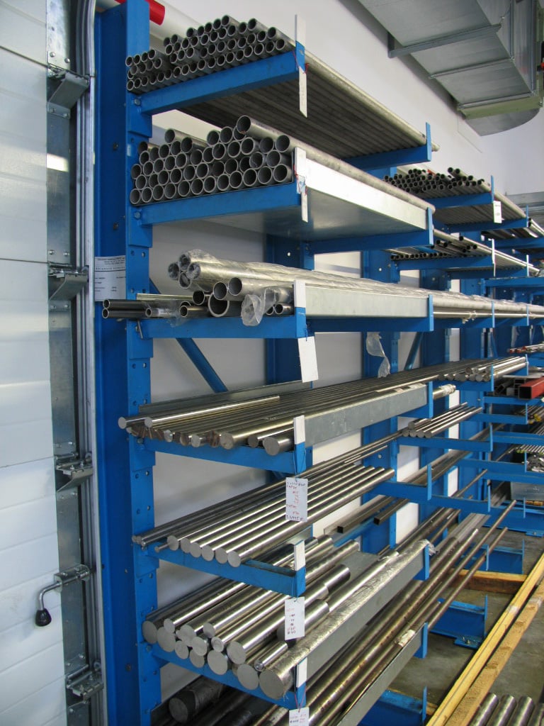 Estantería para almacenar acero