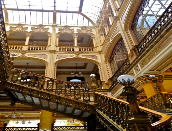El Palacio Postal de la Ciudad de Mexico.