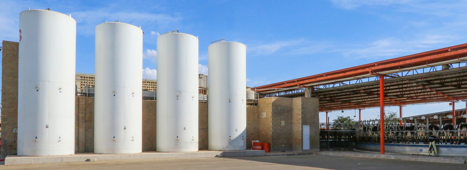Silo para almacenamiento de leche.